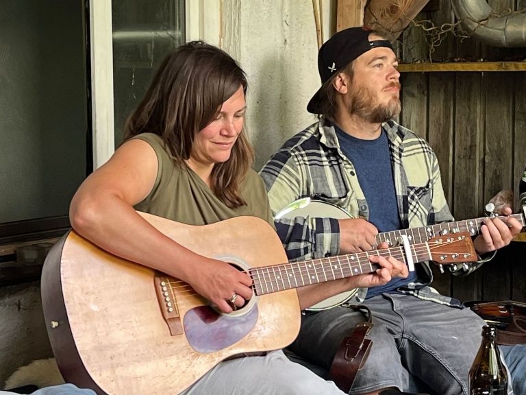 The Slightly Crooked – Crooked is the New Straight